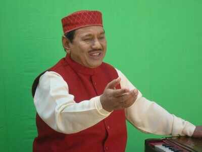 Narendra Singh Negi suffers heart attack - Times of India