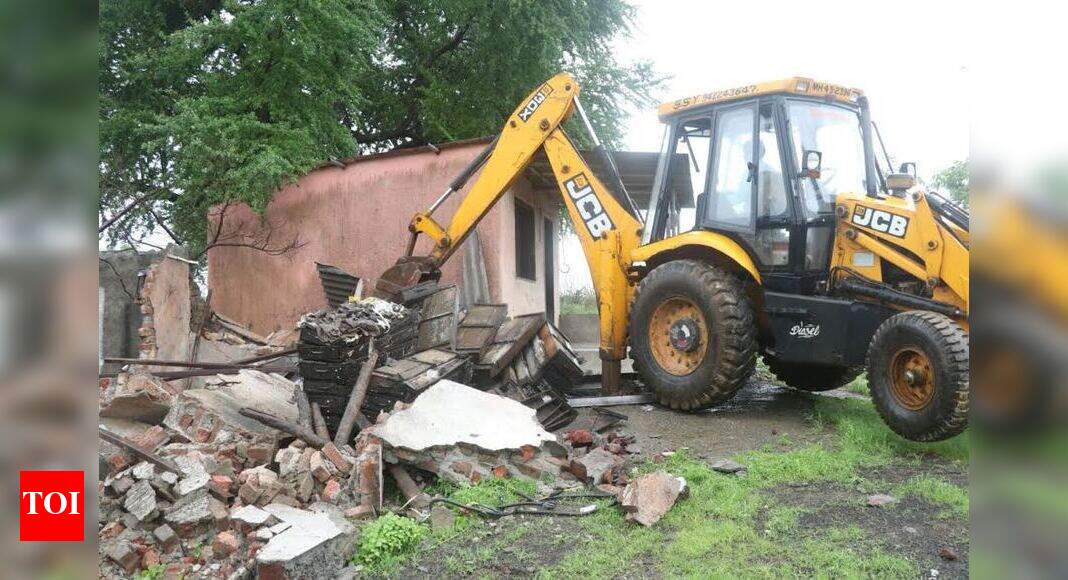 Demolition Drive In Kharghar: Navi Mumbai: CIDCO demolishes illegal ... Demolition Drive In Kharghar: Navi Mumbai: CIDCO demolishes illegal ...