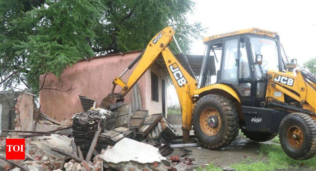 demolition drive in Kharghar: Navi Mumbai: CIDCO demolishes illegal ... demolition drive in Kharghar: Navi Mumbai: CIDCO demolishes illegal ...