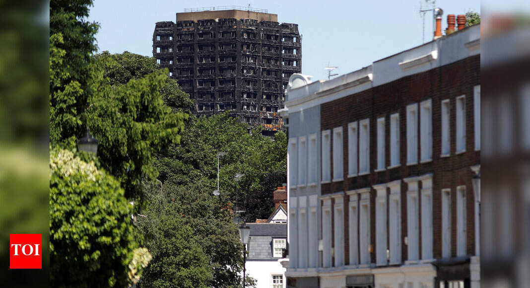 Huge fire engulfs new flats in London - Times of India