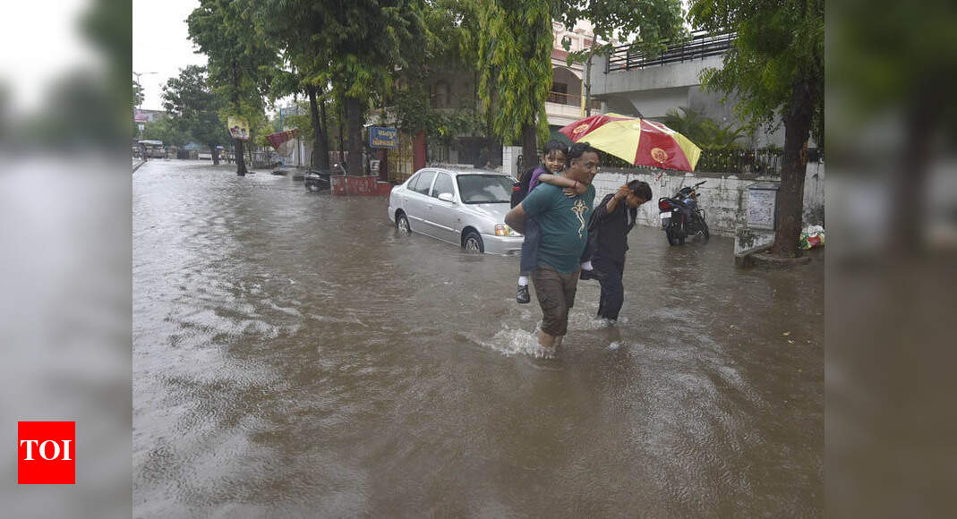 Rains In Gujarat: Rain wreaks havoc in northeast; 31 die in Gujarat ...