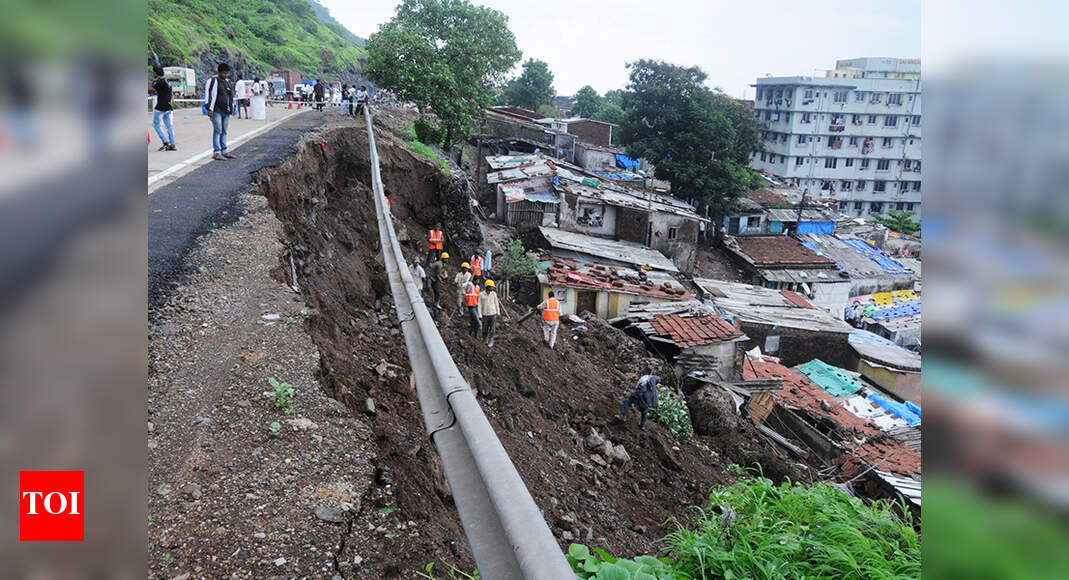 Mumbra bypass rocked with second landslide | Thane News - Times of India