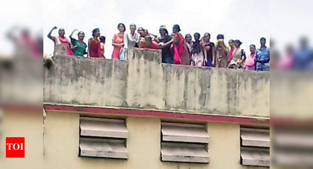 DIG withdraws from Byculla jail death probe after message row | Mumbai ...