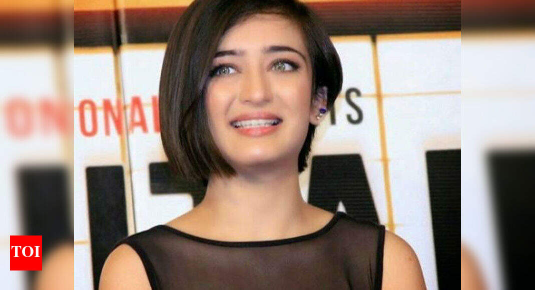 After Vivegam, Akshara Haasan to team up with a star kid? | Tamil Movie ...