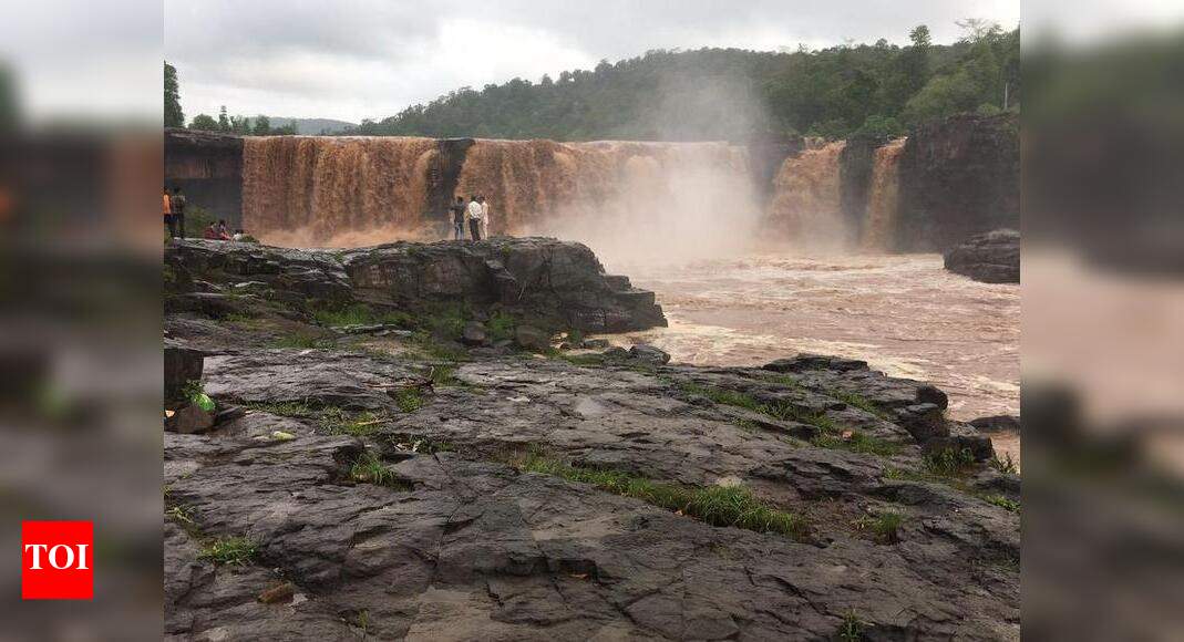Valsad Dang: Valsad, Dang districts receive heavy rainfall | Surat News ...