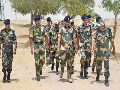 BSF IG inspects border outposts in Jaisalmer | Jaipur News - Times of India