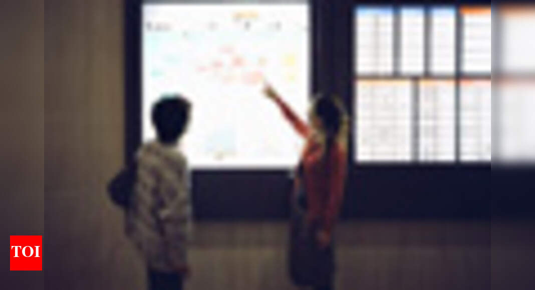 Women better at giving directions - Times of India