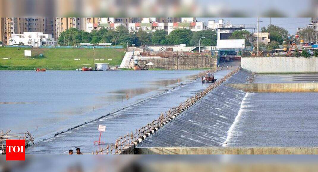 Creeks overflow, 70 shifted to safer places | Surat News - Times of India