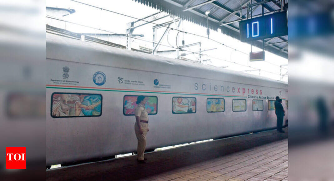 A ‘climate change’ train rolls into Mumbai | Mumbai News - Times of India