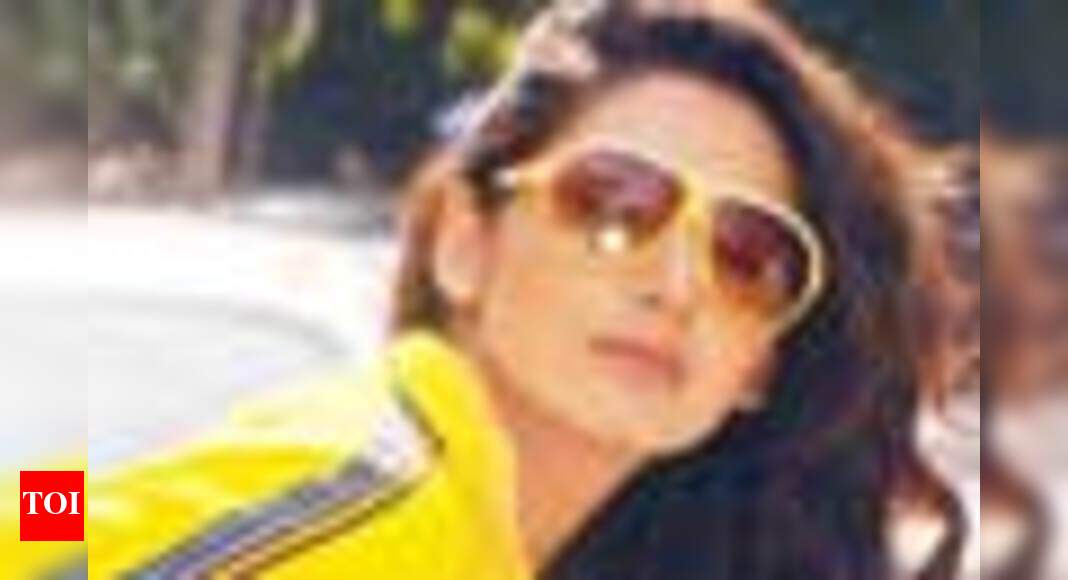 Ragini's in high spirits | Regional Movie News - Times of India