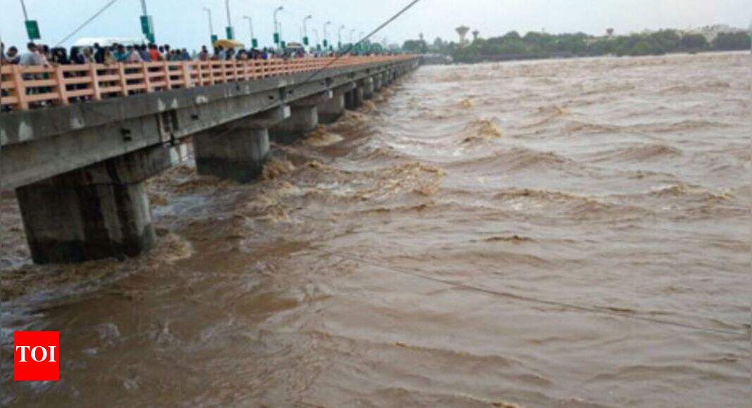 Saurashtra floods: Machhu dam overflows; 2,600 evacuated in Morbi ...