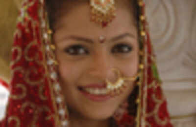 Geet to keep her child! - Times of India