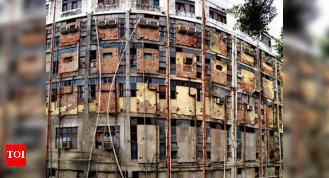 KGMU Dental Department: KGMU dental department's damaged building ...