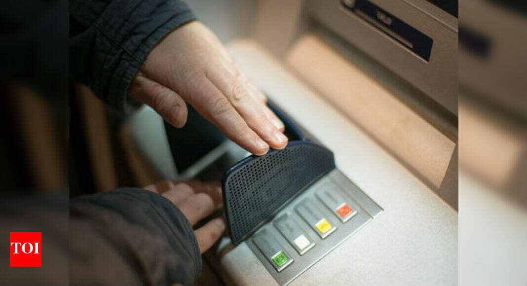 Video: How to survive an ATM attack in 10 seconds - Times of India