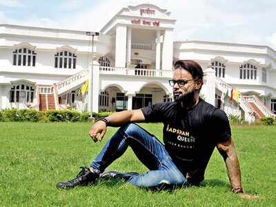 Indeep Bakshi in Barielly for his seven-city bus tour | Bareilly News ...