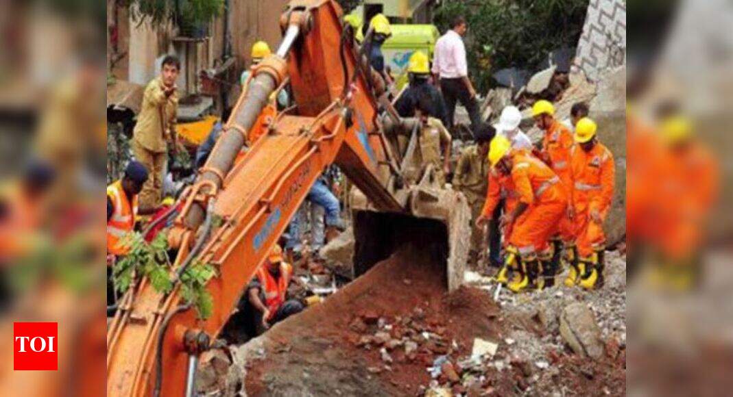 Ghatkopar Building Collapse: Ghatkopar building collapse: Shiv Sena man ...