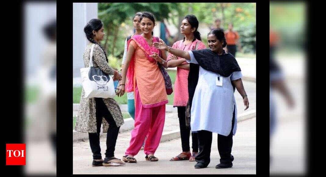 Women Security Guards: Women's college in Chennai hires female guards ...