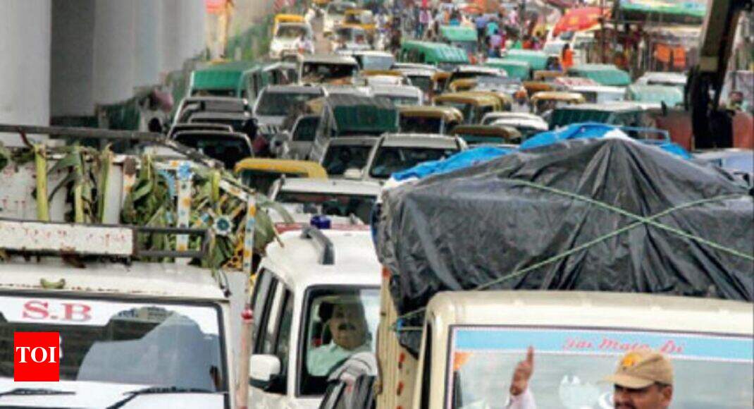 lucknow traffic: Rakhi jam ties commuters in endless traffic trauma ...
