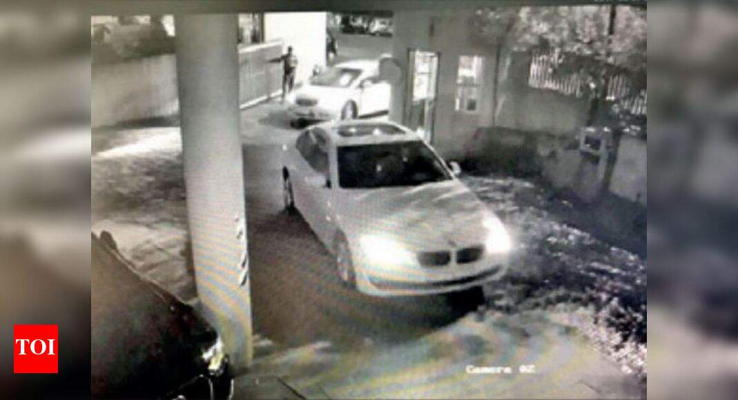 Stalker's kin reach Mumbai, claim he is clean but 'mentally unstable ...