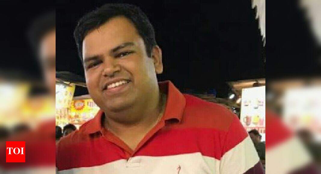 Mukesh Pandey: Buxar DM found dead at Ghaziabad railway station ...