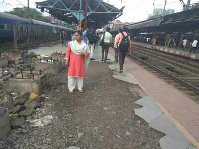 miserable state of platform no. 4,bhandup - Times of India