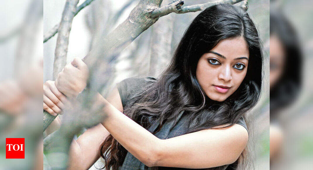 Janani takes inspiration from Sridevi | Tamil Movie News - Times of India