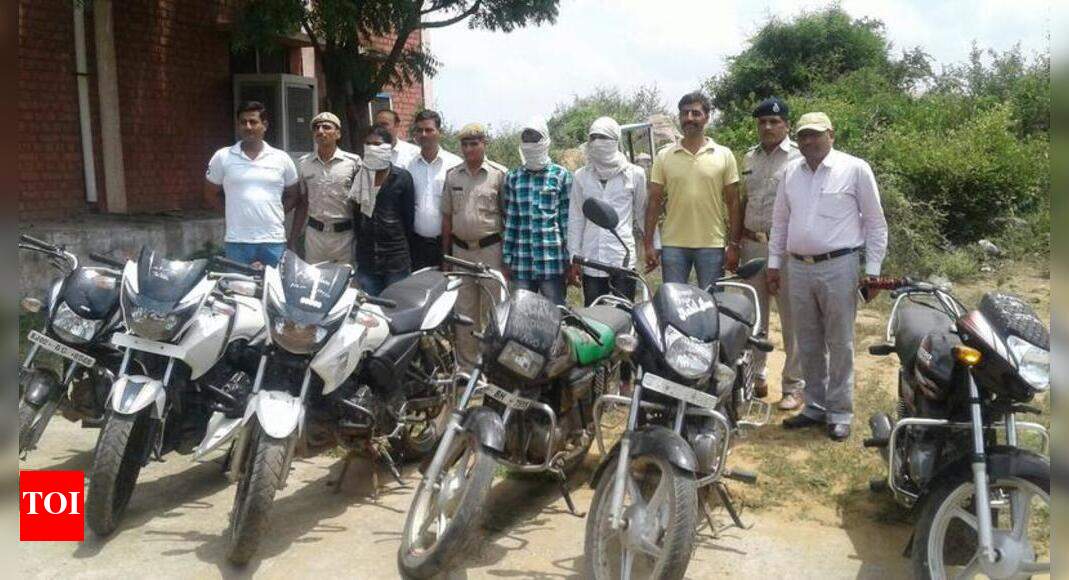 Vehicle lifters’ gang busted, 3 arrested | Gurgaon News - Times of India Vehicle lifters’ gang busted, 3 arrested | Gurgaon News - Times of India