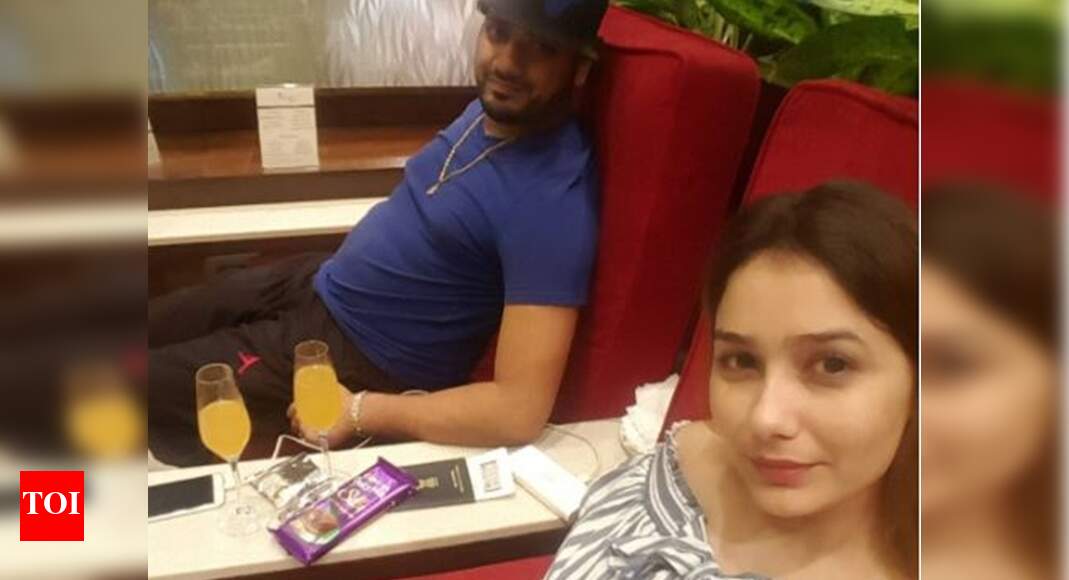 Leena Jumani is off to her second home with fiancé Rahul Sachdeva, see ...