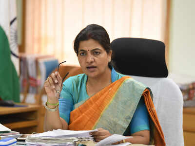 Yogita: Collector Yogita takes charge, puts 'slack' officials on notice ...