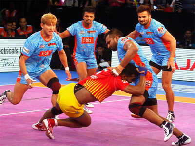 Gujarat Fortunegiants: Vivo Pro Kabaddi: Rampaging Gujarat held by ...