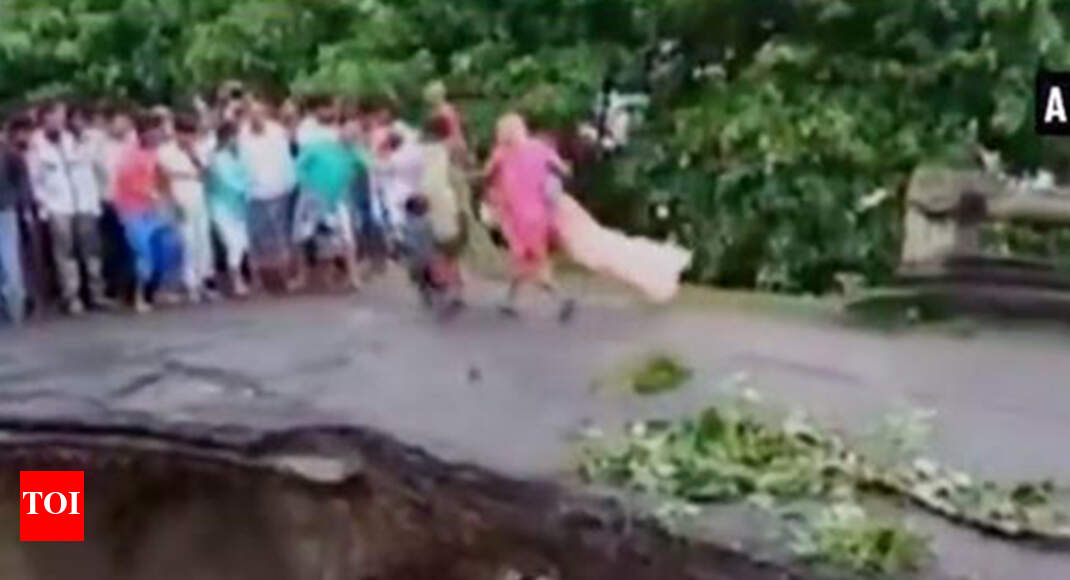 Bihar floods: 119 dead; bridge collapse caught on camera | Patna News ...