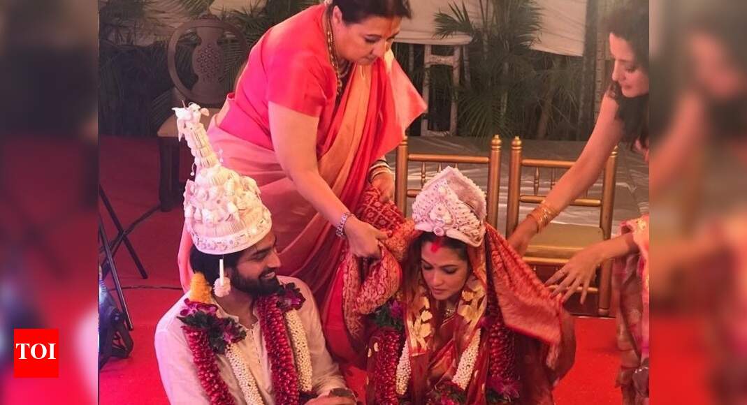 See the blushing Bong bride, Riya! | Bengali Movie News - Times of India