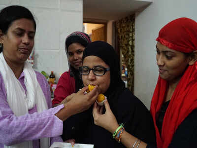 Muslim women in Varanasi hail SC verdict on triple talaq | Varanasi News - Times of India