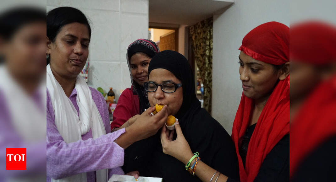 Triple Talaq: Muslim women in Varanasi hail SC verdict on triple talaq ...