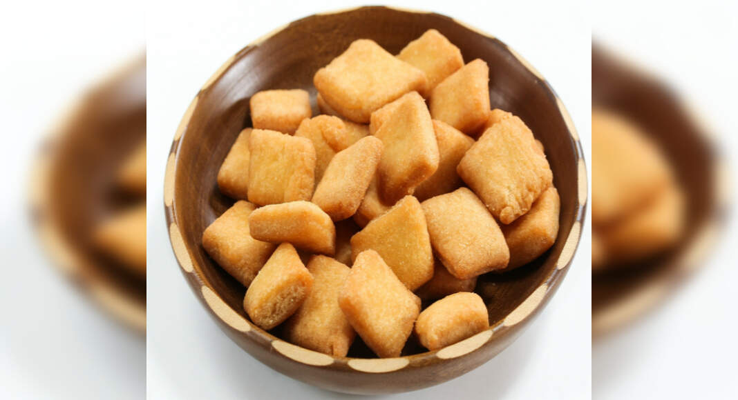 Maida Biscuit Recipe: How to make Maida Biscuit Recipe at Home ...