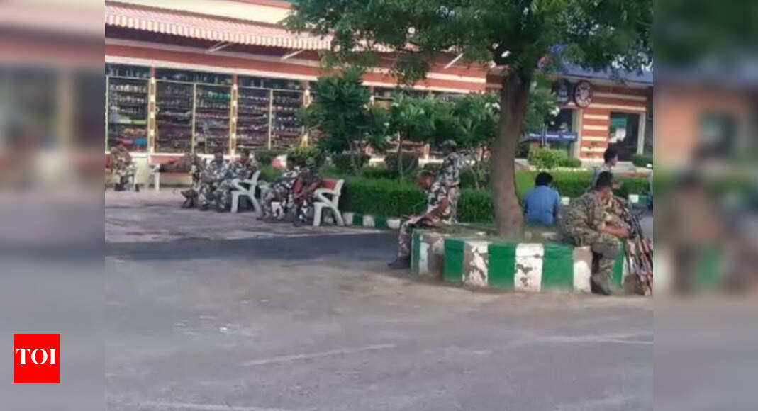 CPRF Men Injured: Dera chief verdict: 10 injured as CRPF contingent ...