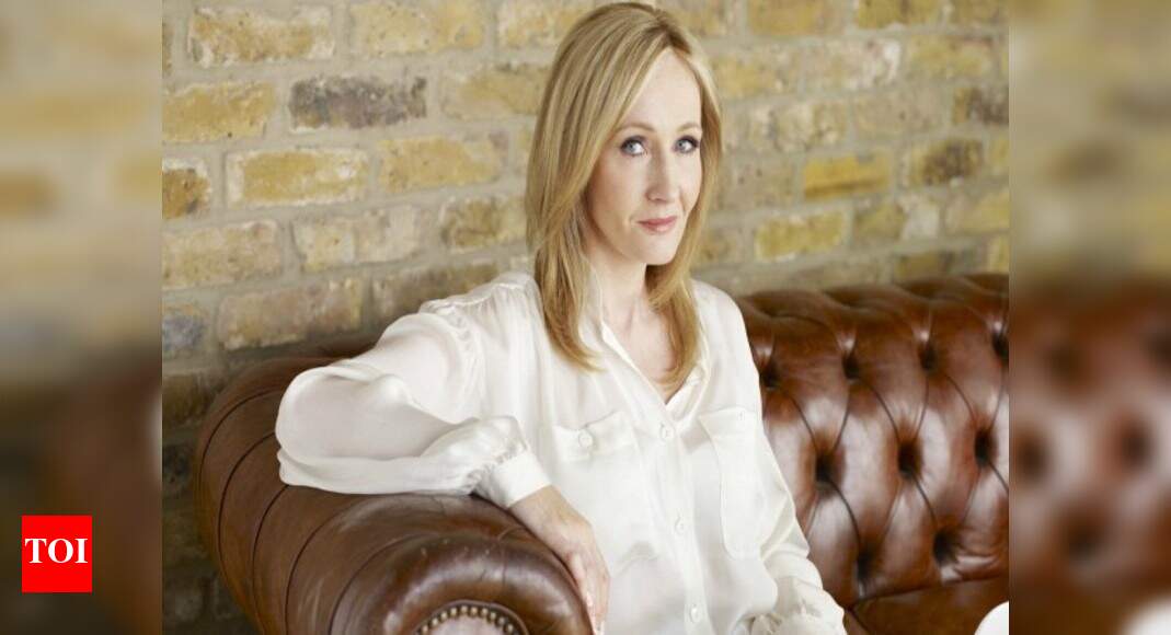 J.K. Rowling visits the 'Fantastic Beasts' sequel set | English Movie ...