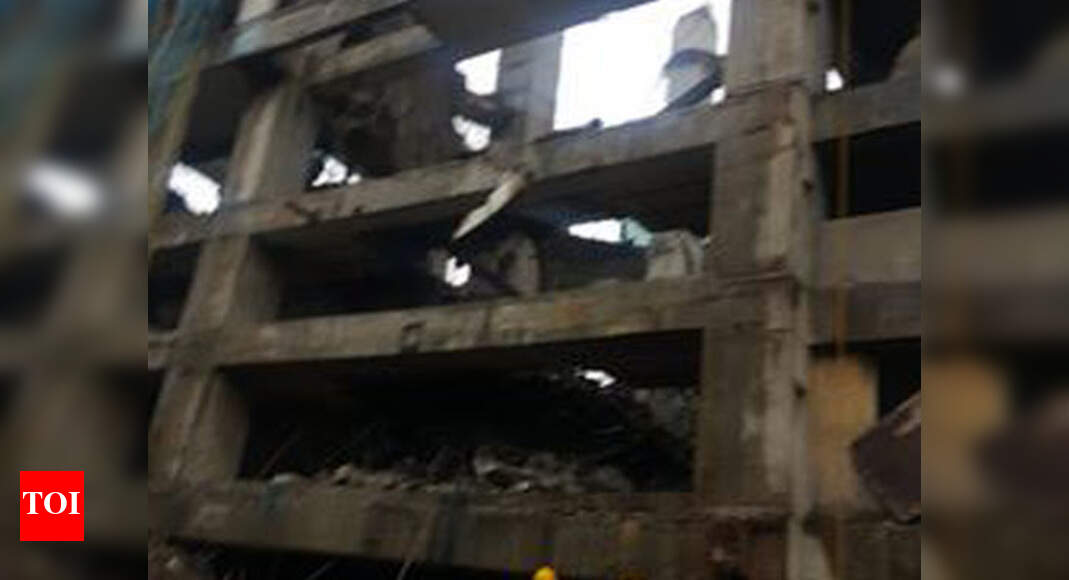 Chandivali: Mumbai building collapse: 1 dead, 4 feared trapped | Mumbai News - Times of India