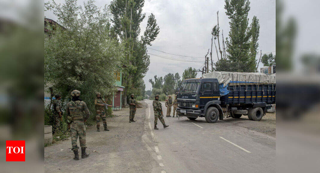 Pulwama militant attack: 8 security men martyred as terrorists attack ...
