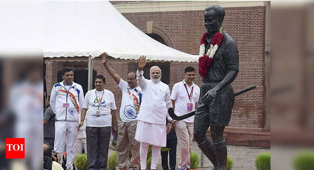 Narendra Modi: PM Narendra Modi pays tributes to Dhyan Chand | Off the ...