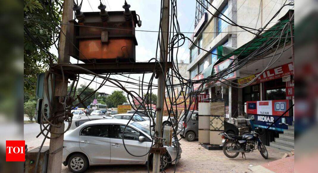 Sagging cables pose threat, discom draws flak | Gurgaon News - Times of ...