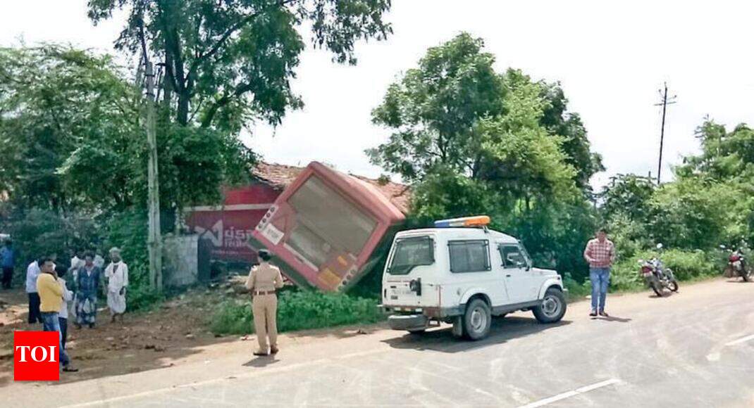 State transport bus rams into house near Lunawada | Vadodara News ...