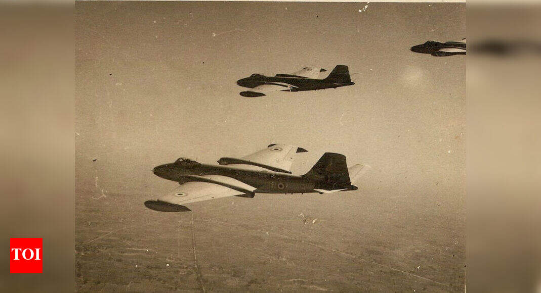 Indian Air Force: IAF’s first generation jet bomber Canberra turns 60 ...