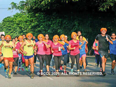Mohe run de basanti!: Unique turban run in Gurgaon ends with bhangra ...