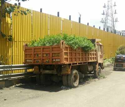 Lorry of Eden at Andheri RTO - Times of India