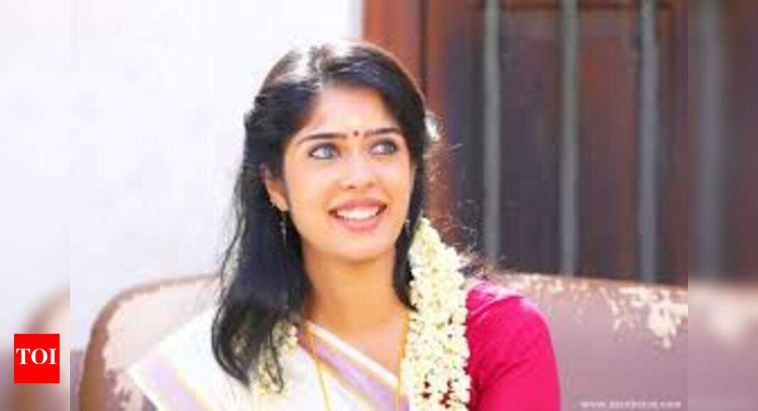 Parvathy Ratheesh ties the knot | Malayalam Movie News - Times of India