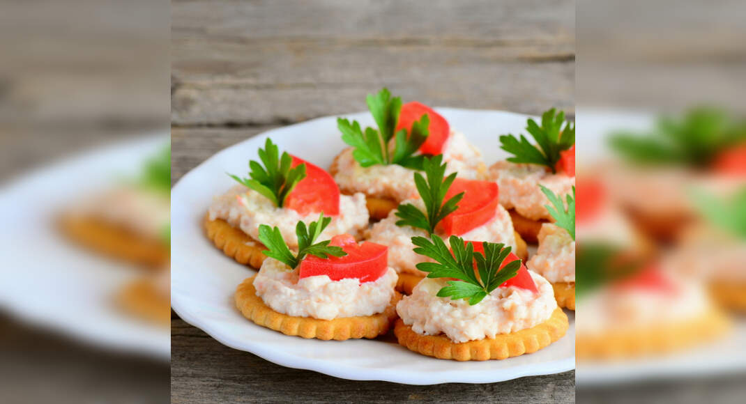 Corn and Spinach Cream Cracker Recipe: How to Make Corn and Spinach ...