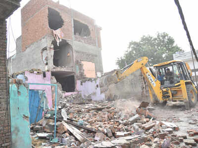 Two killed, 10 injured in LPG cylinder explosion in Aligarh | Agra News ...