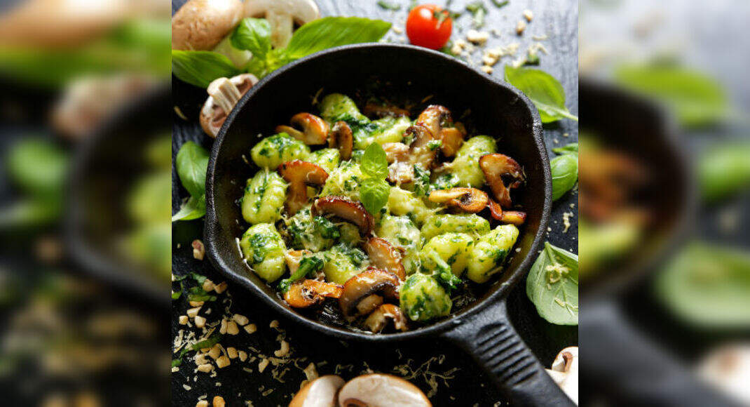 Mushroom and Pudhina Green Aloo Recipe: How to Make Mushroom and ...