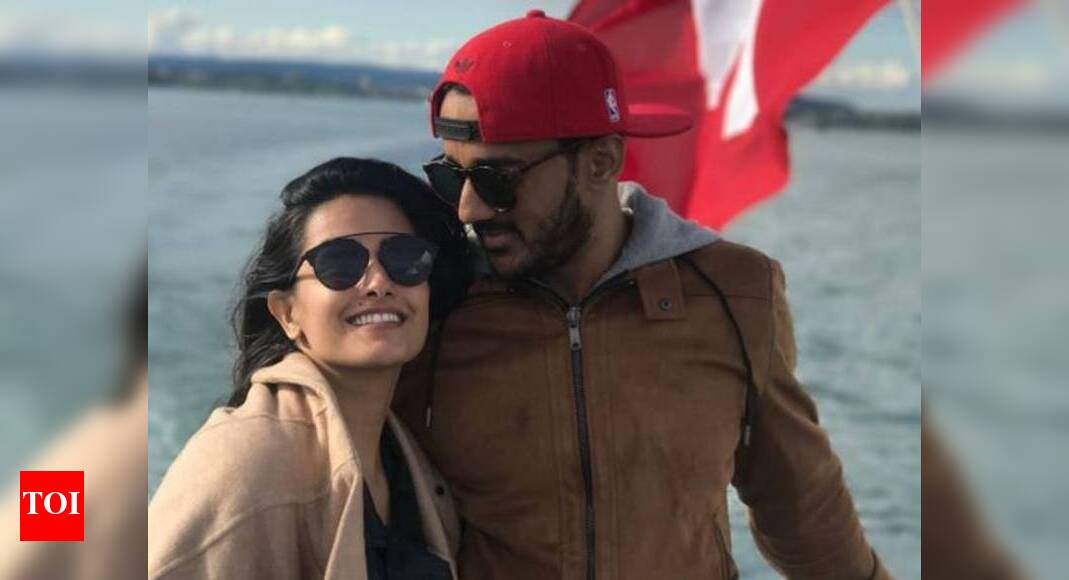 Anita Hassanandani, husband Rohit Reddy's funny DDLJ moment; watch ...